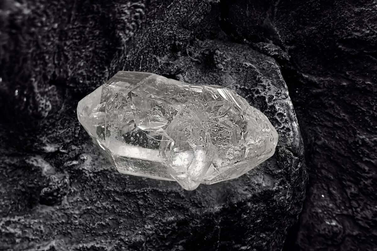 How Are Diamonds Formed: The Science Behind the Sparkle