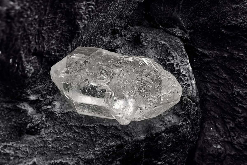 How Are Diamonds Formed: The Science Behind the Sparkle