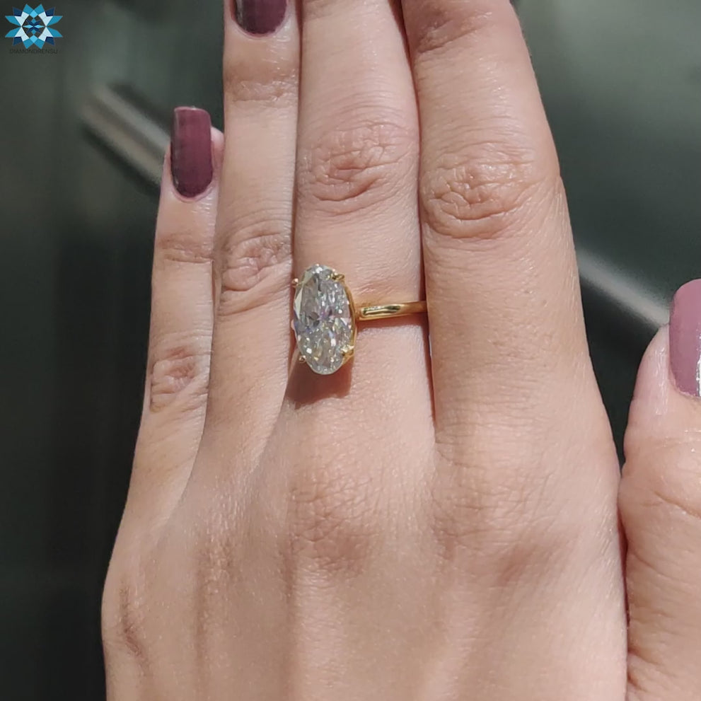 Moval Engagement Ring | Stunning Solitaire Perfection